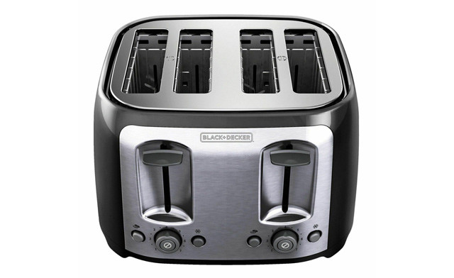 $24.99 for a Black + Decker 4-Slice Toaster - Factory Reconditioned (a ...