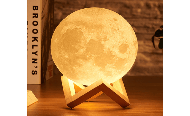 Up to 70% off Desktop Moon Lamps | WagJag
