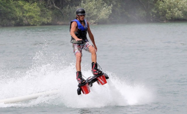 Flyboard Experiences for up to 4 People from Flyboard Niagara - WagJag.com
