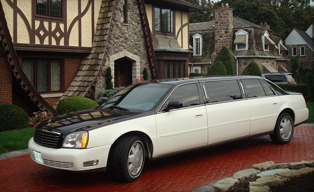 Half off Stretch Limo Services from Lux-Limo - Wagjag.com